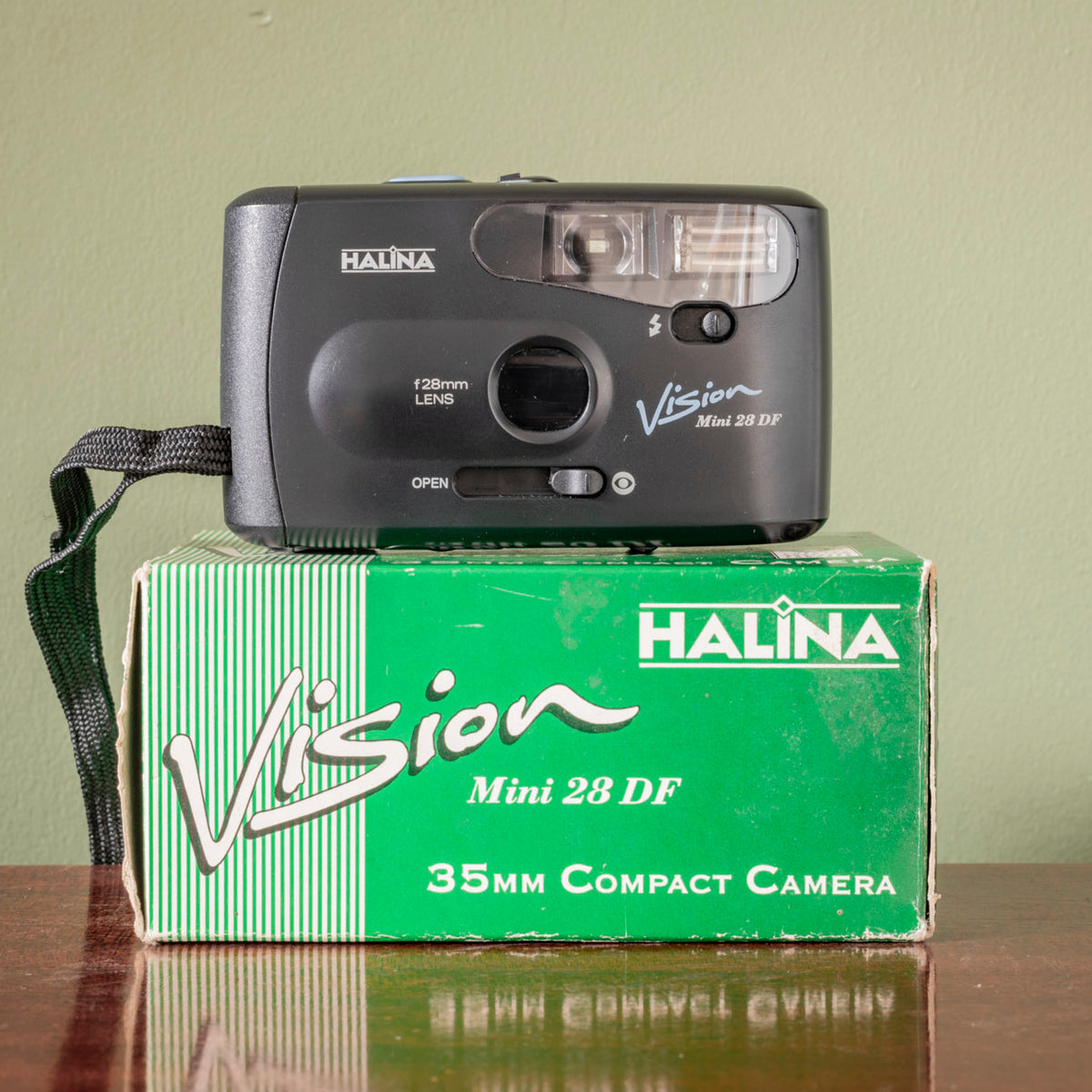 Boxed Halina Vision Mini 28 35mm Point and Shoot Film Camera – F16 Film ...